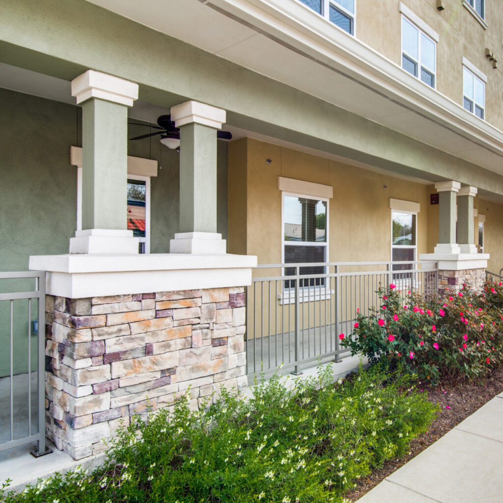 Mountain Ledge – Koni Materials